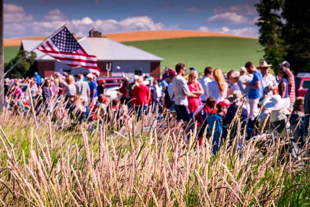 Small-Town Parade – Photography & Travel